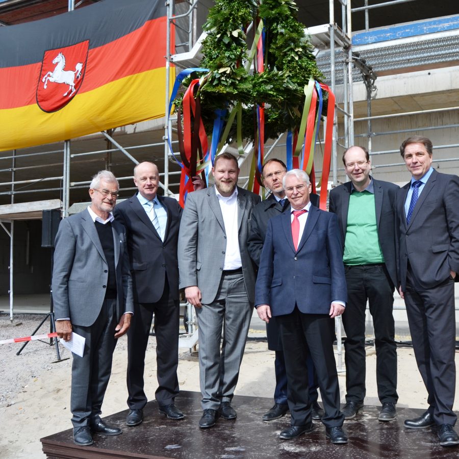 Neubau des LAVES-Instituts feiert Richtfest › Ulf Prange